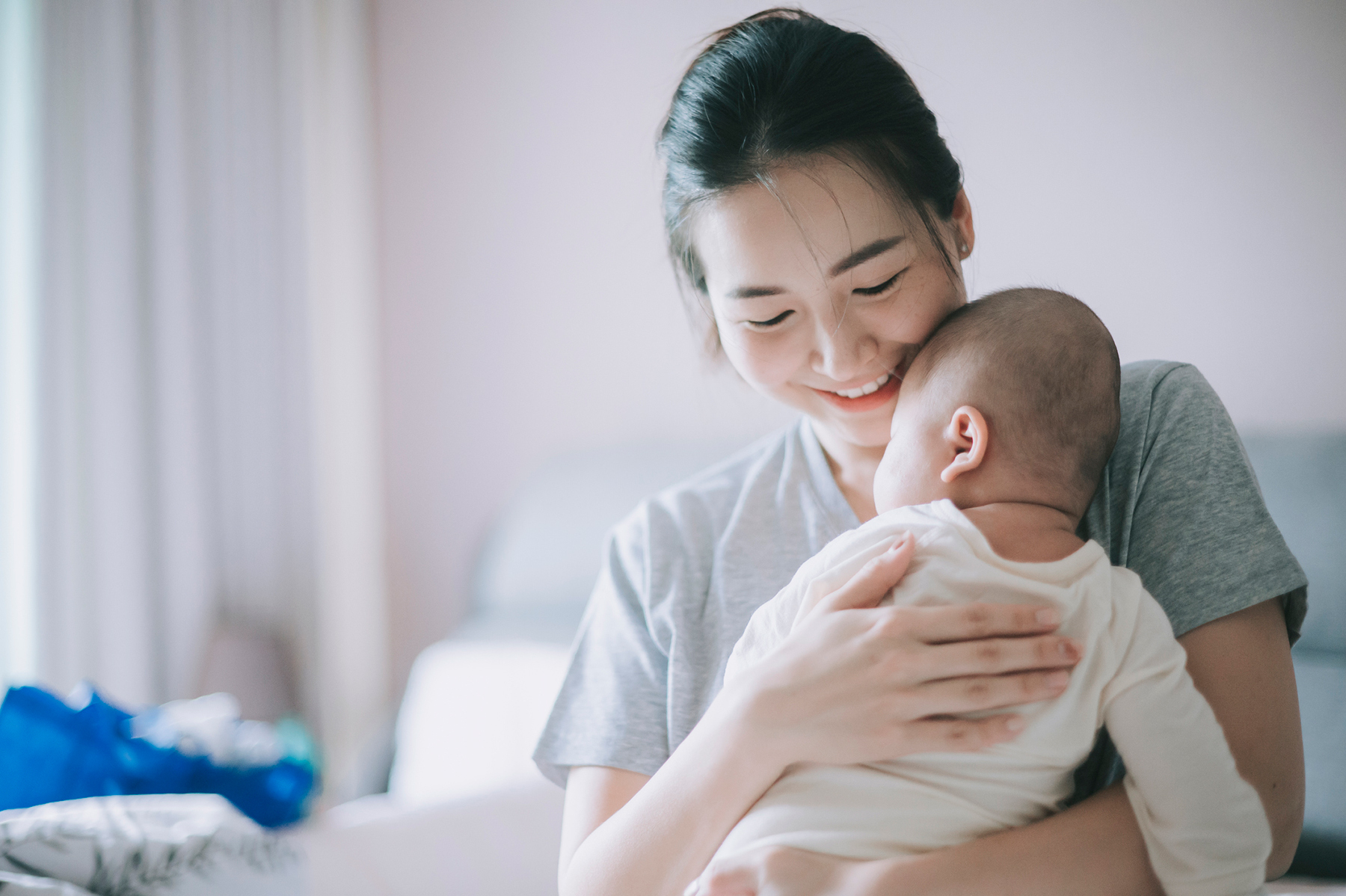 Tips and instructions for hands-free pumping